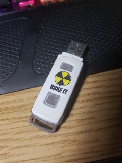 I Found My Old Usb That Has Dariks Boot And Nuke Dban On It R