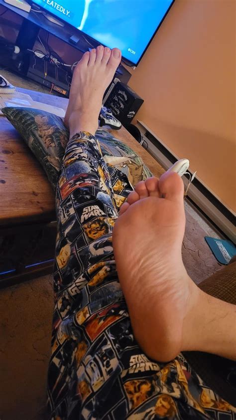 Want Exclusive Feet Pics Go To My Account And Subscribe App