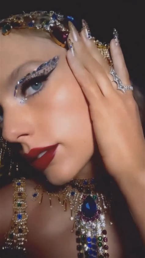 Pat Mcgrath Rias Taylor Swift Di Bejeweled Makeup Fantasi Dengan