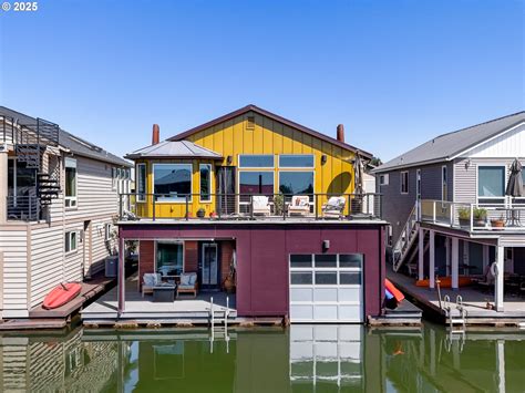 Floating Homes Portland Where The River Always Runs To Your Door