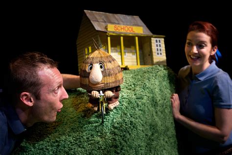 Windmill Theatre Company 8 Grug And The Rainbow L R Nathan Okeefe