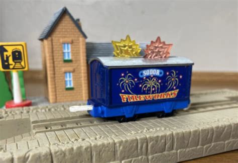 Thomas And Friends Trackmaster Sodor Fireworks Light Up Cargo Car