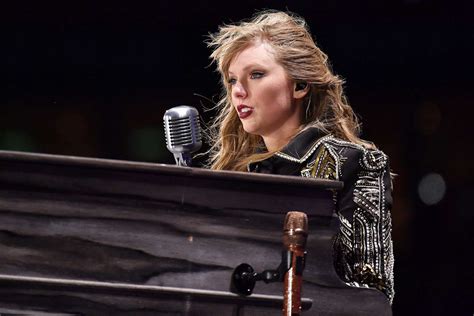 Taylor Swift Chokes Up Over Sexual Assault Trial At Tampa Concert