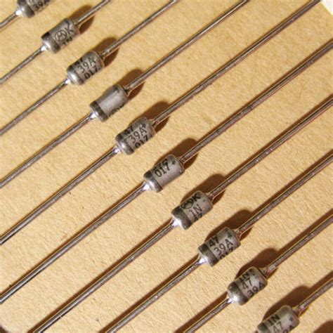 Motorola M 1n4739a 9 1v 1w Silver White Metal Sealed Voltage Regulator Diode Ebay