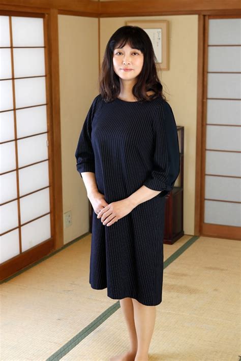 MBM 138 綺麗なおばさんは好きですか奇跡のAV出演恥じらい還暦セックス 品良く乱れる初撮り熟女15人4時間BEST