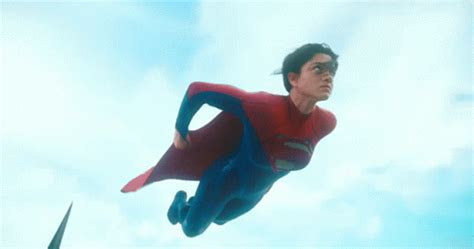 Eg Captain Marvel Vs Dcu Supergirl In A Race Battles Comic Vine