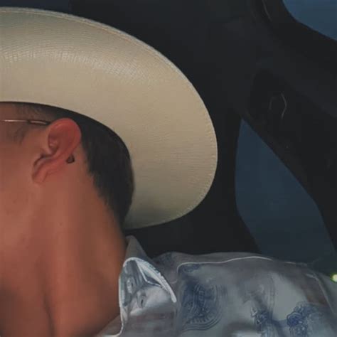 Nic Colas Nicolas Rousseau • Threads Say More