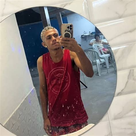 Allyson Barbosa Allysonseaway • Threads Say More