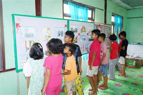 ရခိုင်ပြည်နယ်၊ မောင်တောမြို့၌ ၇၈ နှစ်မြောက် တပ်မတော်နေ့ကို ဂုဏ်ပြုကြိုဆိုသောအားဖြင့် နံရံကပ