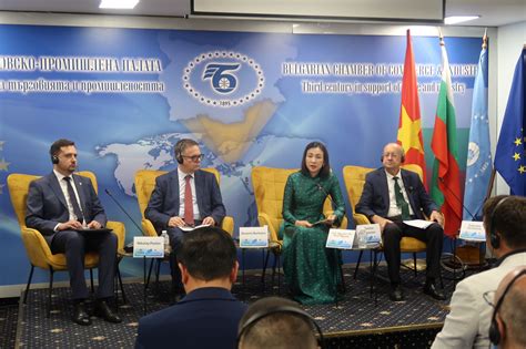 Форум в БТПП представи възможностите за бизнес между български и виетнамски компании БЪЛГАРСКА