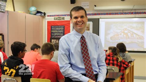 Issues North Hills Teacher Wins National Award