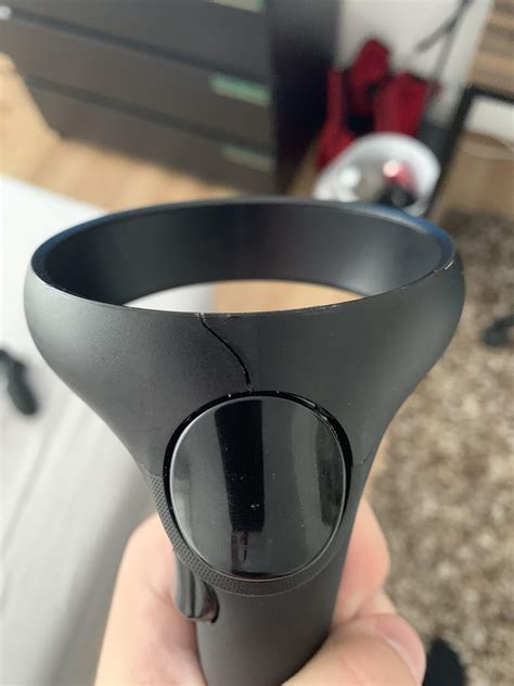 Just Joined The Cracked Controller Club Anyone Else R Oculusquest