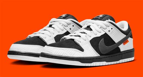 Official Look At The Tightbooth X Nike Sb Dunk Collab