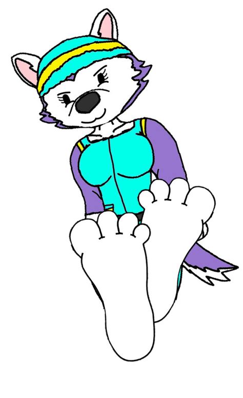 Everest Feet Crossed By Secretos1 On Deviantart