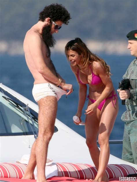 The Dictator “murders” Elisabetta Canalis Mediastinger