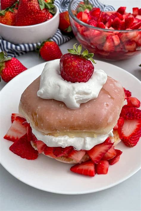 Easy Strawberry Shortcake Donut Recipe