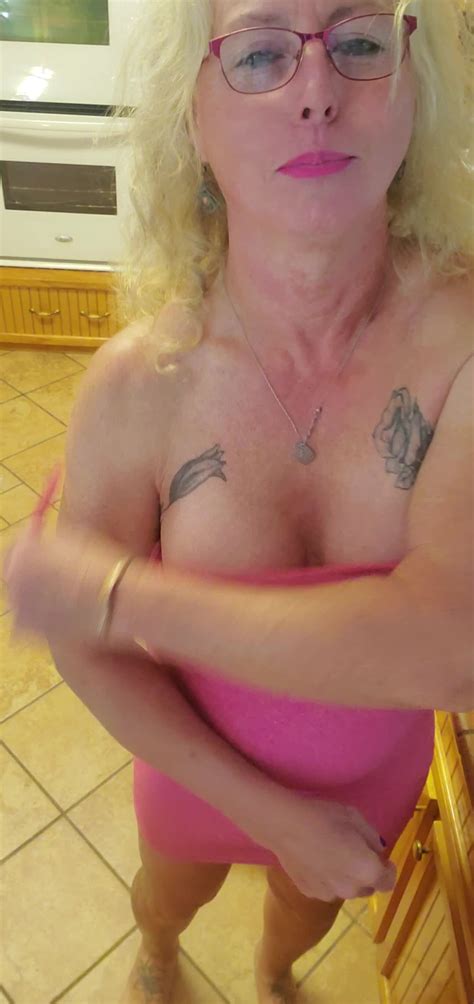 Karina Jo Says Hello