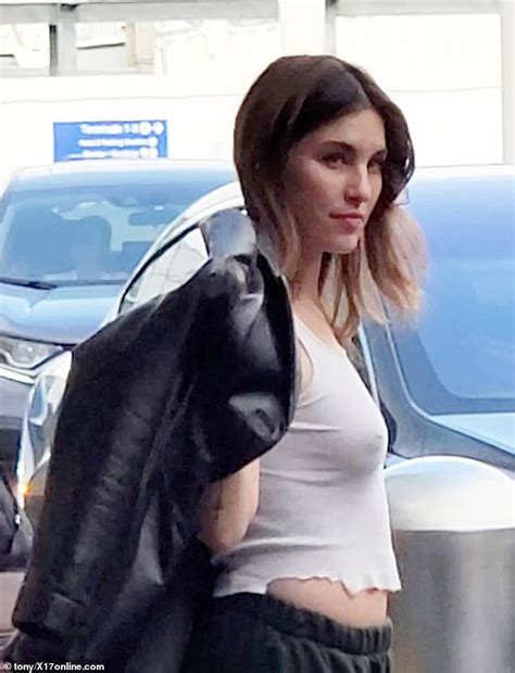 Andie Macdowells Daughter Rainey Qualley Goes Braless In A White Tank