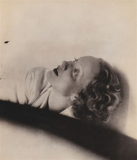 1937 Press Photo Actress Marlene Dietrich Poses For A Unique Portrait