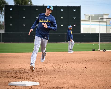 Christian Yelich Looks Locked In Early As Brewers Open Spring Training