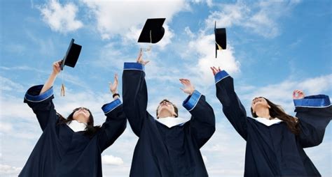 Монгол Улсын хамгийн эрэлттэй мэргэжлийн эхний 10 байранд багшийн мэргэжил оржээ