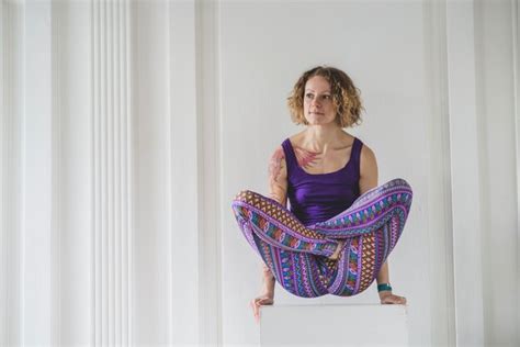 Free Photo Charming Woman In Scale Position