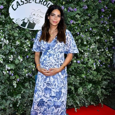 Lilli Hollunder Nacktes Foto Sexy Ankündigung des Babygeschlechts GALA de