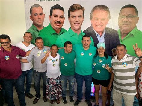 Mais Casinhas 15 Anos Em Vertente Do Lério Chaparral Caminha Na