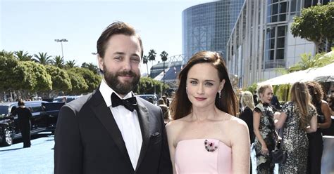 Alexis Bledel Vincent Kartheiser Divorcing After 8 Years Los Angeles