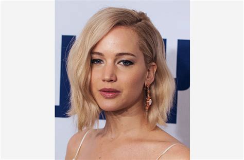 Jennifer Lawrence Face Shape Im So Here For Jennifer Lawrences Curly