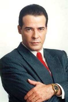 Las Mejores 16 Ideas De Cesar Evora Cesar Evora Que Guapo Galanes