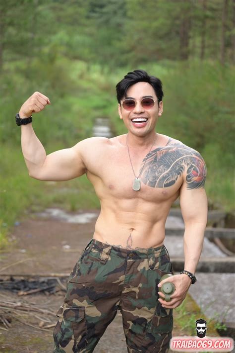 Trai Th H Nh Khoe Cu P Tay Ngh Massage C C T T