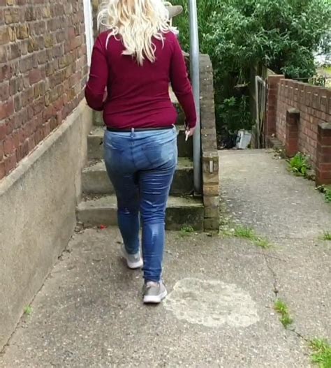 Casually Peeing My Jeans On A Nature Walk 🤭 Then Keeping My Wet Jeans