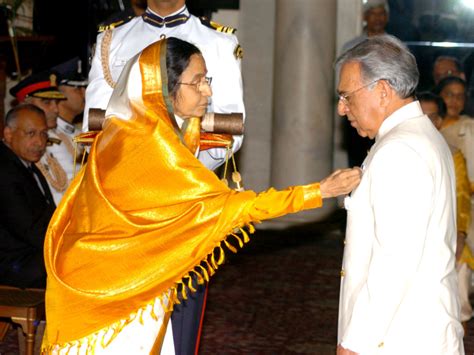 Prithvi Raj Singh Oberoi Oberoi Group Chairman Emeritus Passes Away At 94 ओबेरॉय ग्रुप के