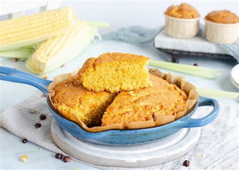 Pan De Maíz Americano O Cornbread Muy Sabroso Y Fácil De Hacer