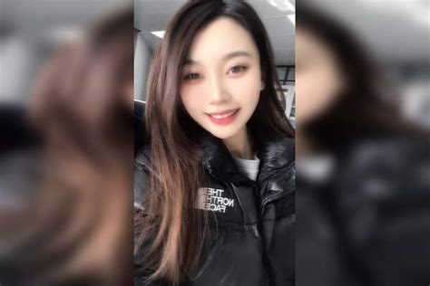 年，愿你，拥有一个健康的好身体：去拥抱一切的爱与温暖，去感受一切的美食与美景，去制造一切的浪漫与感动。