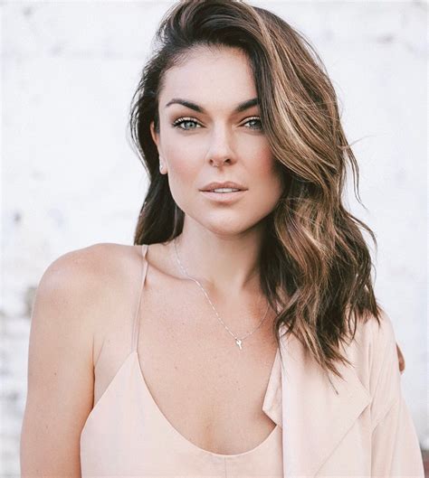 Marvels Inhumans Casts Smallville Vet Serinda Swan As Medusa