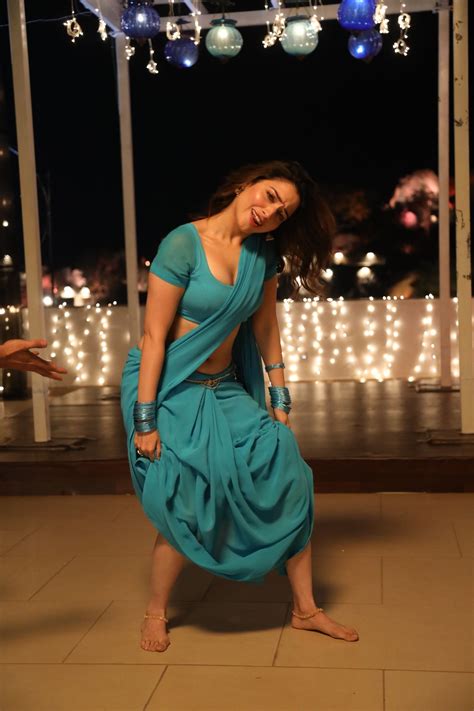 Tamannaah Bhatia Latest Saree Navel Extreme Stills From F2 Movie Part
