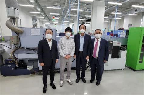 ‘美척추수술 권위자 앤서니 신 엘앤케이바이오 제품 미국서 경쟁력있어”