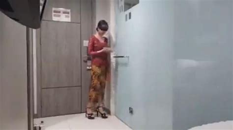 Viral 'Kebaya Merah', Soal Apa Itu Sebenarnya?