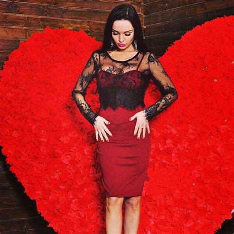 Молодежная одежда в Молодежная одежда в наличии