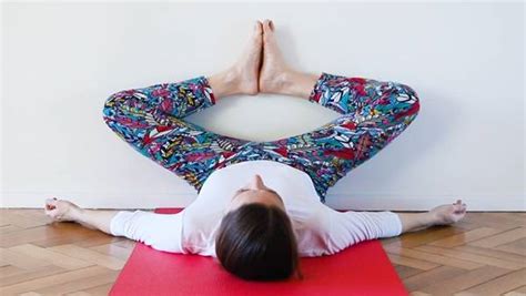 하루 1분 다리를 벽에 기대고 버티면 생기는 일 텐꿀팁