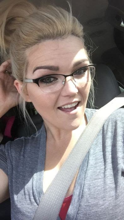 Hot Car Selfies 38 Pics