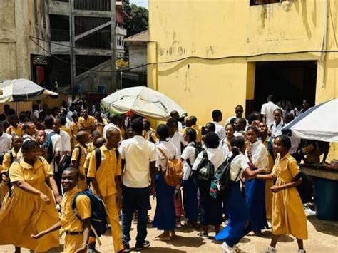 Guinée Fusillade Dans Un Lycée De Conakry Deux élèves Blessés