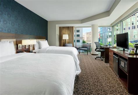 캐피털 힐튼 백악관 1분 거리 깔끔함에 반하고 친절함에 감동