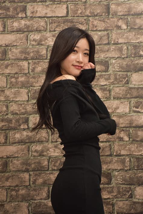 무명 한국 모델의 대규모 인체 사진 촬영