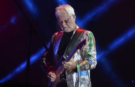 Ispovest Kada Je Otac Zarađivao 30 000 Ja Sam 10 Puta Više Dragi Jelić Iz Yu Grupe Otkriva