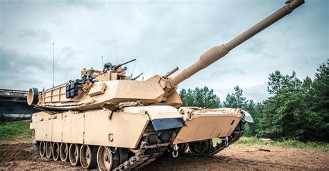 NYT: первые танки Abrams доставили в Украину раньше запланированного срока