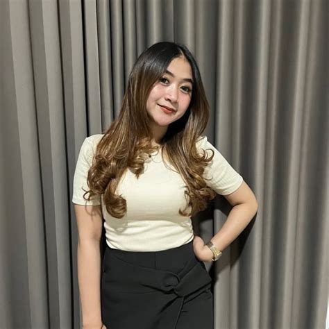 𝓜𝓮𝓻𝓻𝔂 (@merrysm08) • Threads, Say more