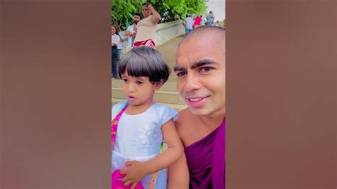 හොරෙක් නැත්නම් මගෙ බඩු අරන් යනවා නැත්තං නැත්තං 😂 Youtube